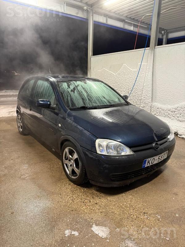 Blue Opel Corsa 2001 in Valmiera, with an engine capacity of 1.00 L and mileage of 245 thousand km for 1000 €, photo 2 on AUTOMOTO.COM.LV