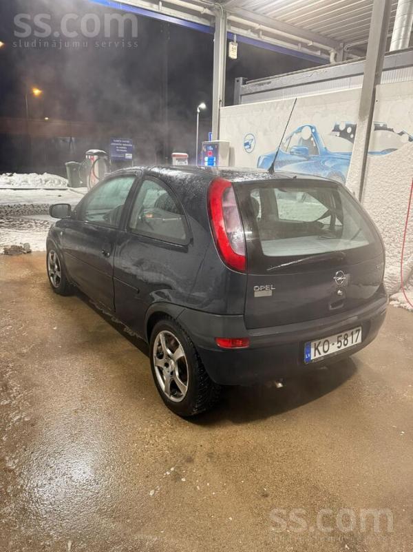 Blue Opel Corsa 2001 in Valmiera, with an engine capacity of 1.00 L and mileage of 245 thousand km for 1000 €, photo 4 on AUTOMOTO.COM.LV