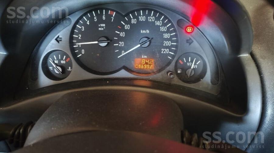 Zils Opel Corsa 2001 Rīga, ar dzinēja tilpumu 0.90 L un nobraukumu 87 tūkst. km par 700 €, foto 1 vietnē AUTOMOTO.COM.LV