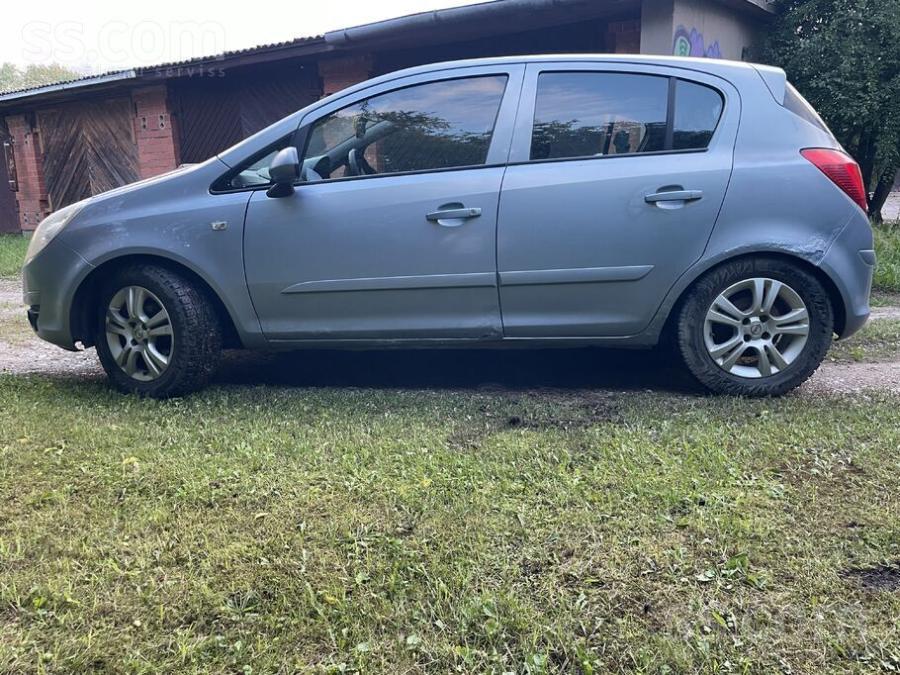 Zils Opel Corsa 2006 Tukums, ar dzinēja tilpumu 1.30 L un nobraukumu 40 tūkst. km par 650 €, foto 4 vietnē AUTOMOTO.COM.LV