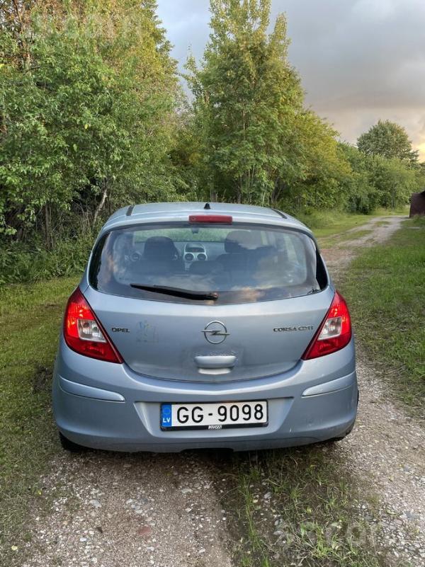 Zils Opel Corsa 2006 Tukums, ar dzinēja tilpumu 1.30 L un nobraukumu 40 tūkst. km par 650 €, foto 5 vietnē AUTOMOTO.COM.LV