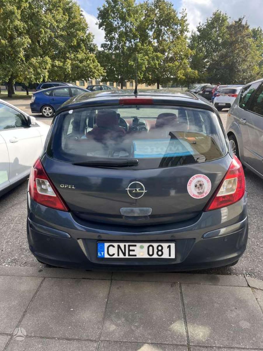 Blue Opel Corsa 2007 in Kaunas, with an engine capacity of 1.23 L and mileage of 129 thousand km for 1350 €, photo 5 on AUTOMOTO.COM.LV