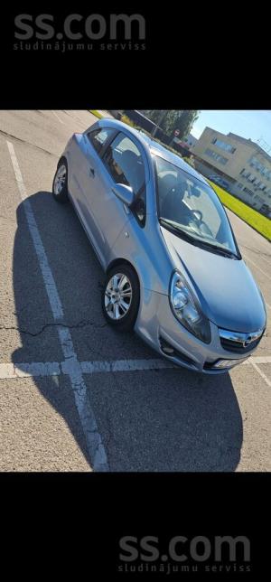 Zils Opel Corsa 2007 Ogre, ar dzinēja tilpumu 1.70 L un nobraukumu 263 tūkst. km par 2350 €, foto 3 vietnē AUTOMOTO.COM.LV