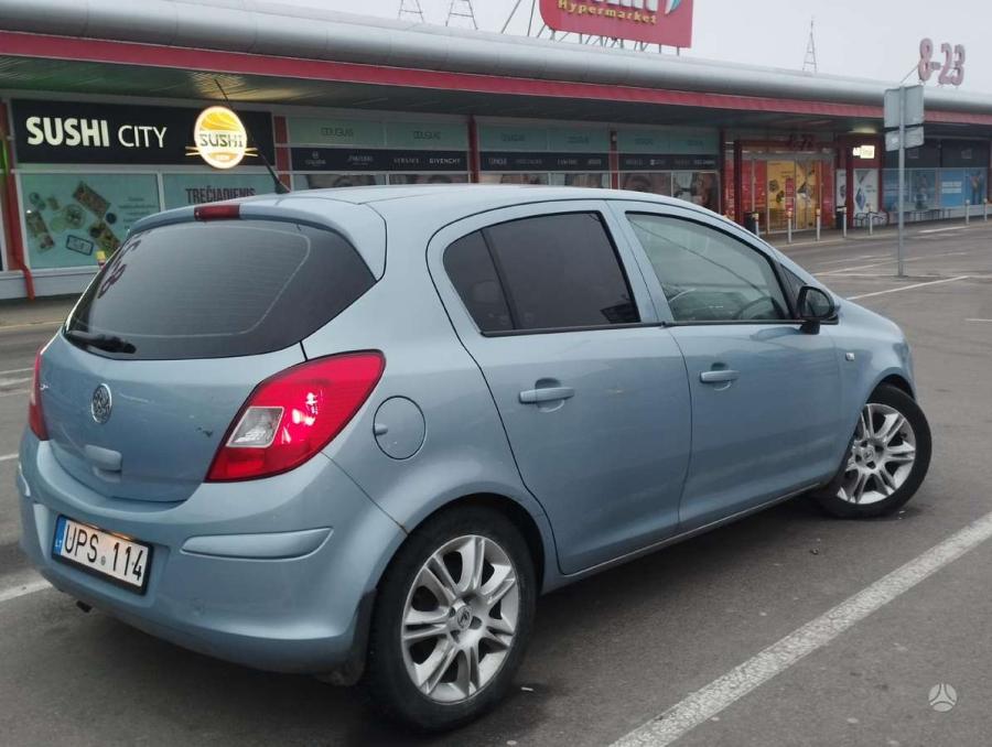 Zils Opel Corsa 2008 Viļņa, ar dzinēja tilpumu 1.36 L un nobraukumu 243 tūkst. km par 990 €, foto 2 vietnē AUTOMOTO.COM.LV