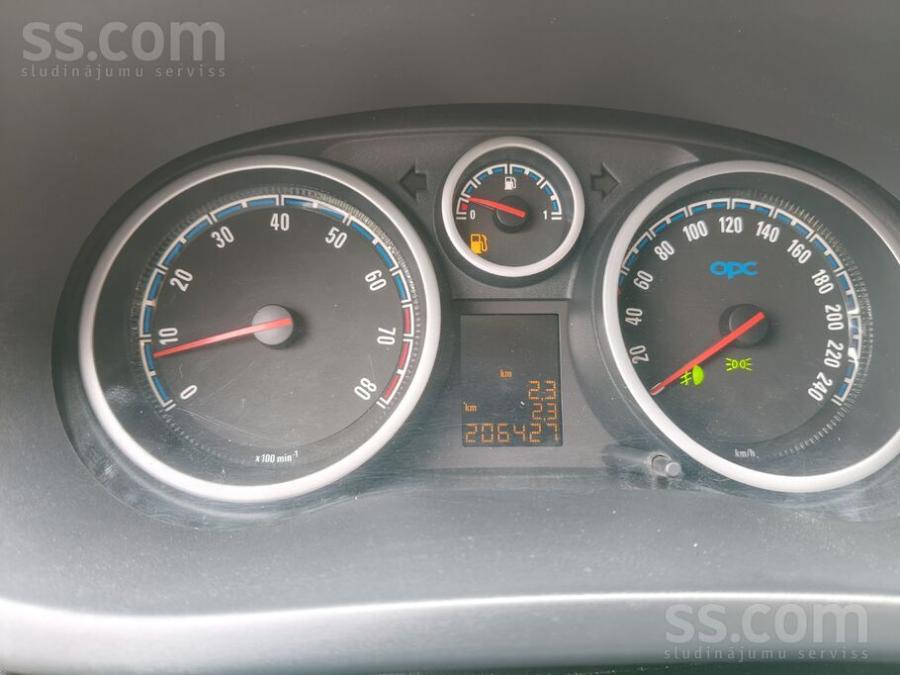 Blue Opel Corsa 2008 in Riga, with an engine capacity of 1.60 L and mileage of 205 thousand km for 1999 €, photo 12 on AUTOMOTO.COM.LV