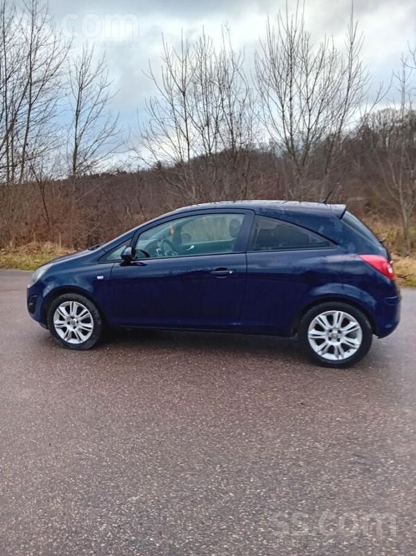 Blue Opel Corsa 2014 in Tukums, with an engine capacity of 1.20 L and mileage of 293 thousand km for 2200 €, photo 3 on AUTOMOTO.COM.LV