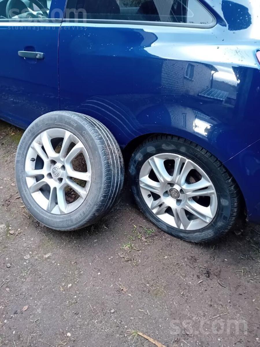 Blue Opel Corsa 2014 in Tukums, with an engine capacity of 1.20 L and mileage of 293 thousand km for 2200 €, photo 11 on AUTOMOTO.COM.LV