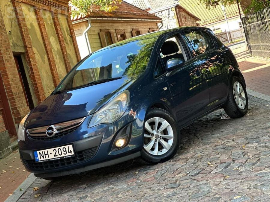 Blue Opel Corsa 2014 in Cesis, with an engine capacity of 1.20 L and mileage of 230 thousand km for 2990 €, photo 3 on AUTOMOTO.COM.LV