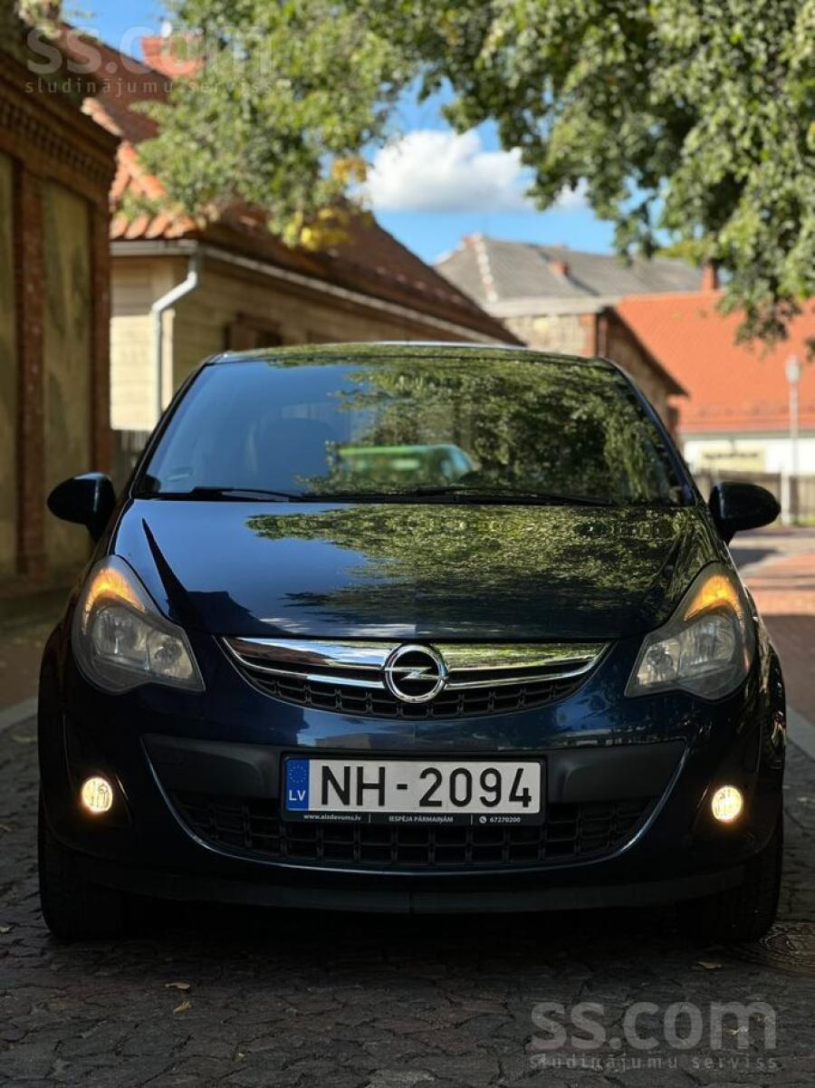 Blue Opel Corsa 2014 in Cesis, with an engine capacity of 1.20 L and mileage of 230 thousand km for 2990 €, photo 6 on AUTOMOTO.COM.LV