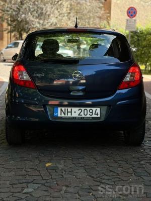 Blue Opel Corsa 2014 in Cesis, with an engine capacity of 1.20 L and mileage of 230 thousand km for 2990 €, photo 7 on AUTOMOTO.COM.LV
