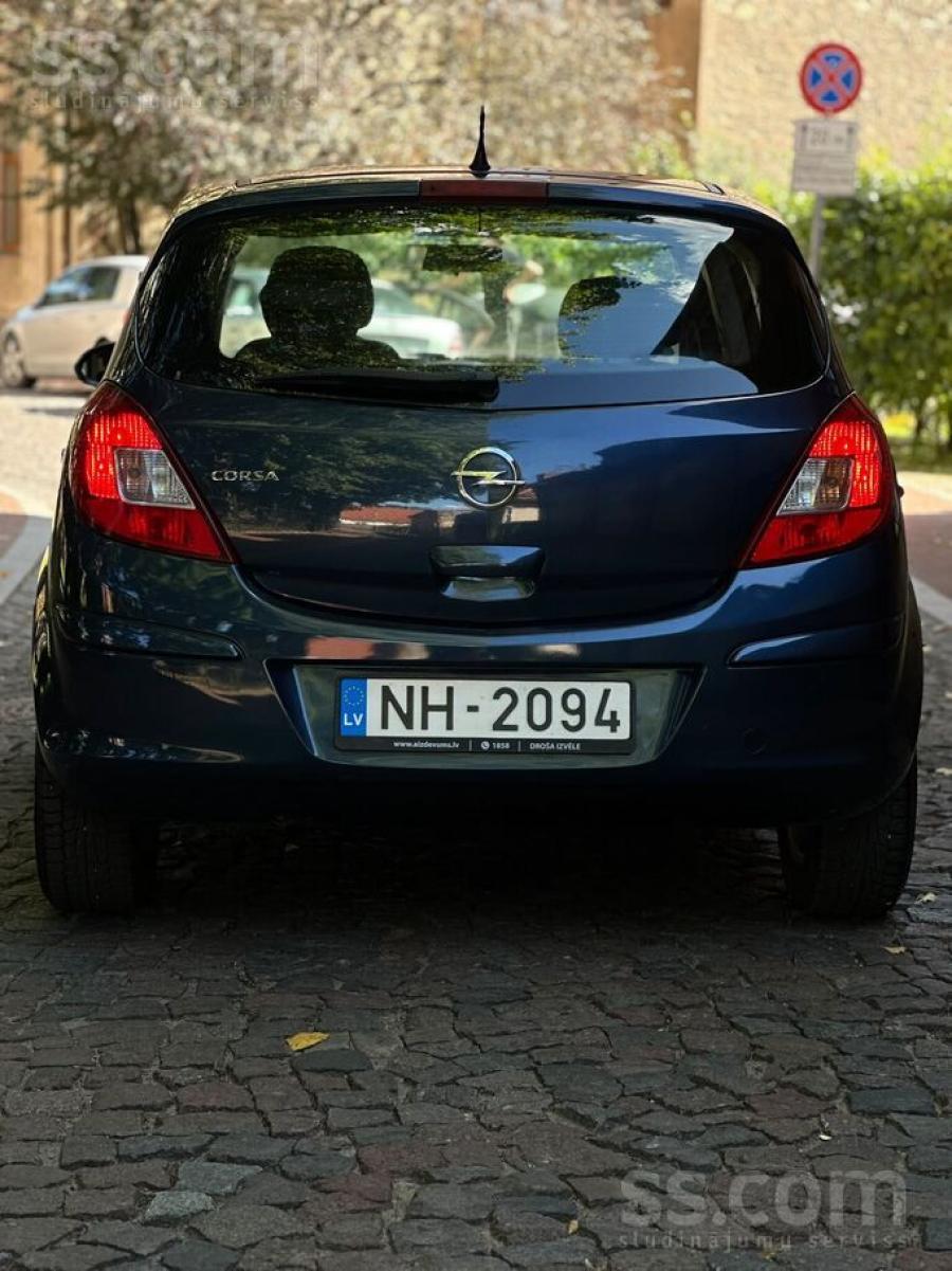 Blue Opel Corsa 2014 in Cesis, with an engine capacity of 1.20 L and mileage of 230 thousand km for 2990 €, photo 7 on AUTOMOTO.COM.LV