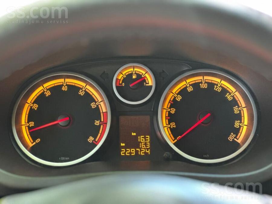 Blue Opel Corsa 2014 in Cesis, with an engine capacity of 1.20 L and mileage of 230 thousand km for 2990 €, photo 16 on AUTOMOTO.COM.LV