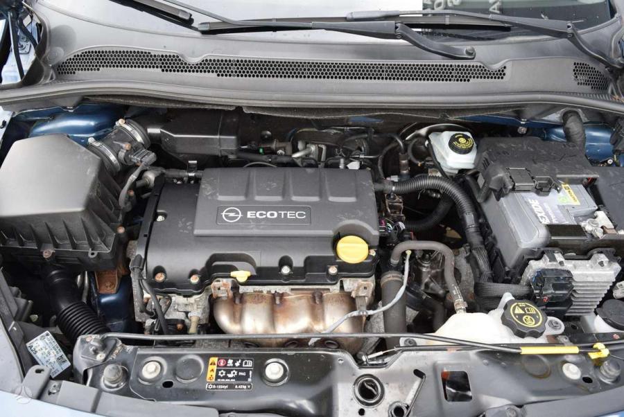 Blue Opel Corsa 2017 in Vilnius, with an engine capacity of 1.40 L and mileage of 72 thousand km for 7000 €, photo 27 on AUTOMOTO.COM.LV