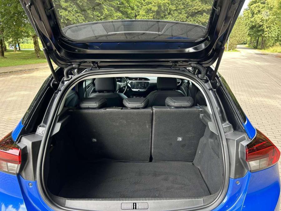 Blue Opel Corsa 2021 in Taurage, with an engine capacity of 1.50 L and mileage of 250 thousand km for 5950 €, photo 15 on AUTOMOTO.COM.LV