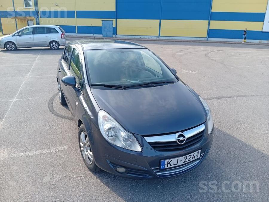 Blue Opel Corsa 2009 in Cesis, with an engine capacity of 1.30 L and mileage of 185 thousand km for 1200 €, photo 3 on AUTOMOTO.COM.LV