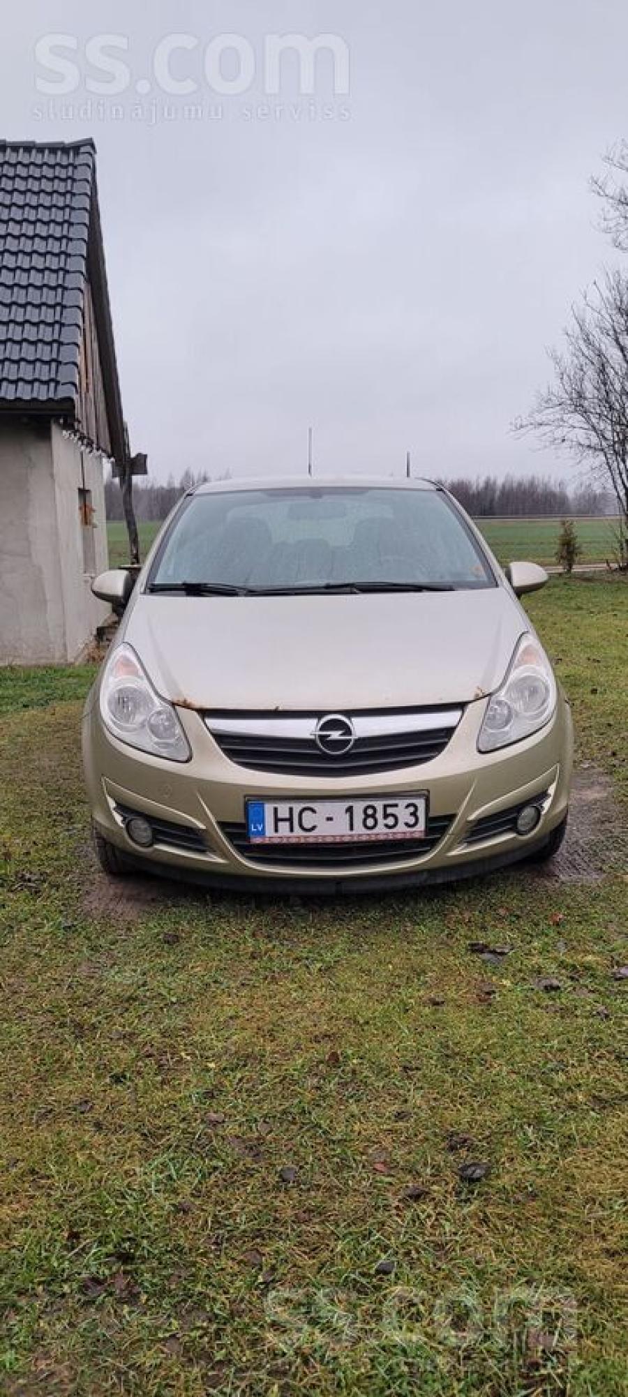 Brown Opel Corsa 2008 in Valmiera, with an engine capacity of 1.40 L and mileage of 215 thousand km for 900 €, photo 1 on AUTOMOTO.COM.LV