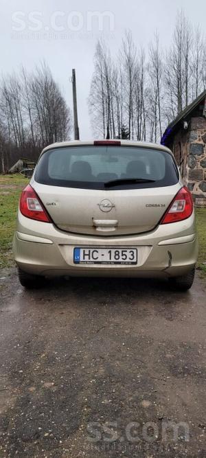 Brown Opel Corsa 2008 in Valmiera, with an engine capacity of 1.40 L and mileage of 215 thousand km for 900 €, photo 3 on AUTOMOTO.COM.LV