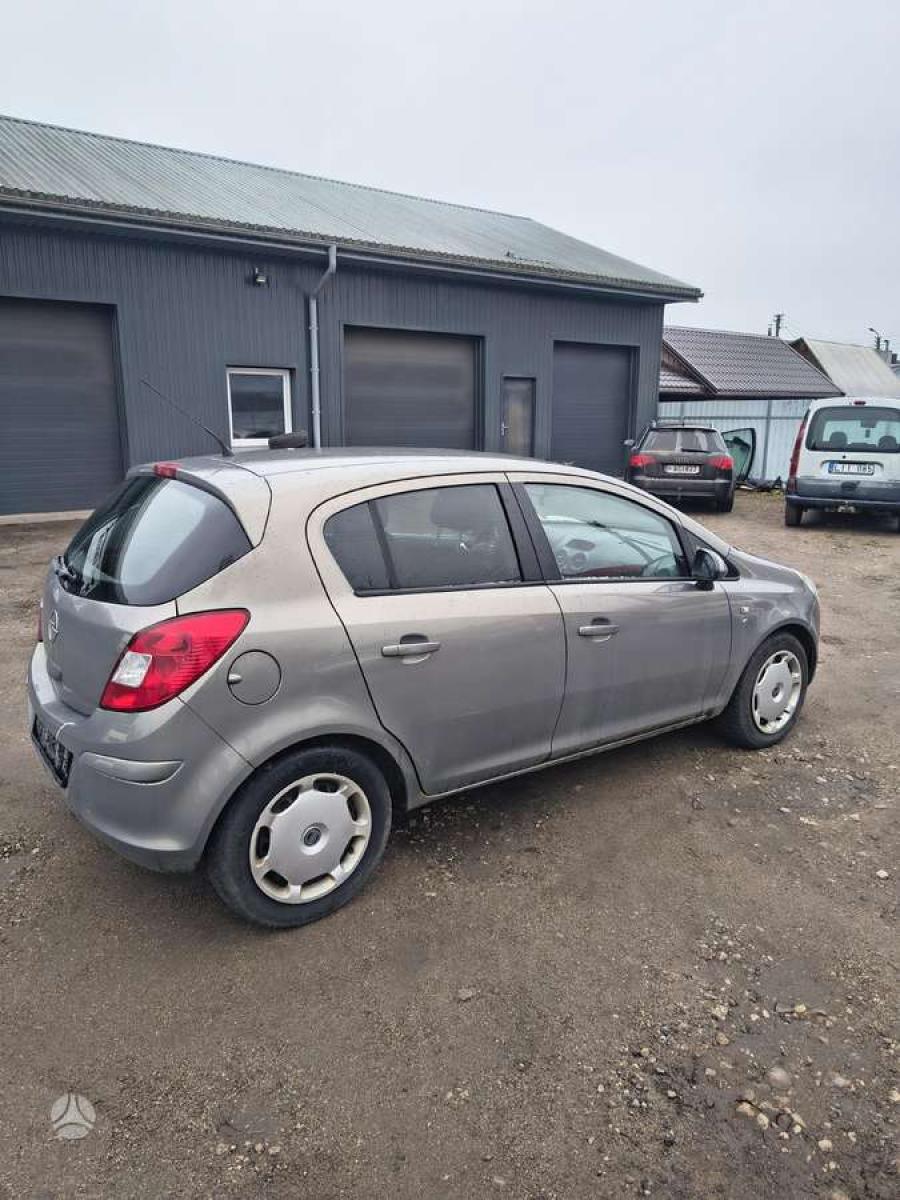 Brūns Opel Corsa 2010 Rokiškis, ar dzinēja tilpumu 1.36 L un nobraukumu 230 tūkst. km par 1350 €, foto 3 vietnē AUTOMOTO.COM.LV