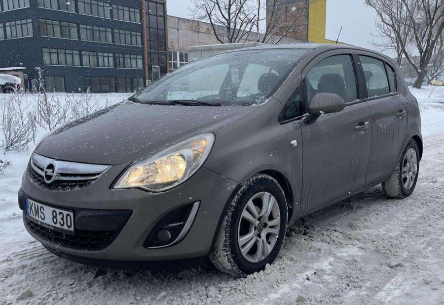 Brown Opel Corsa 2011 in Kaunas, with an engine capacity of 1.25 L and mileage of 223 thousand km for 2100 €, photo 1 on AUTOMOTO.COM.LV