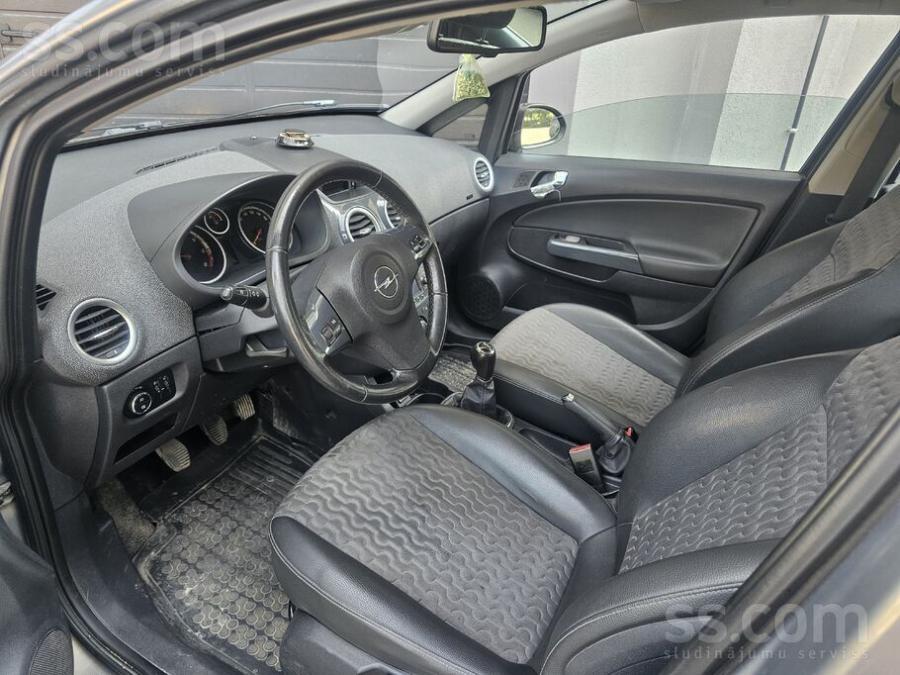 Brown Opel Corsa 2011 in Jelgava, with an engine capacity of 1.30 L and mileage of 0 thousand km for 1990 €, photo 12 on AUTOMOTO.COM.LV