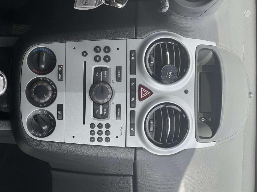 Brūns Opel Corsa 2013 Kauņa, ar dzinēja tilpumu 1.23 L un nobraukumu 76 tūkst. km par 3000 €, foto 3 vietnē AUTOMOTO.COM.LV