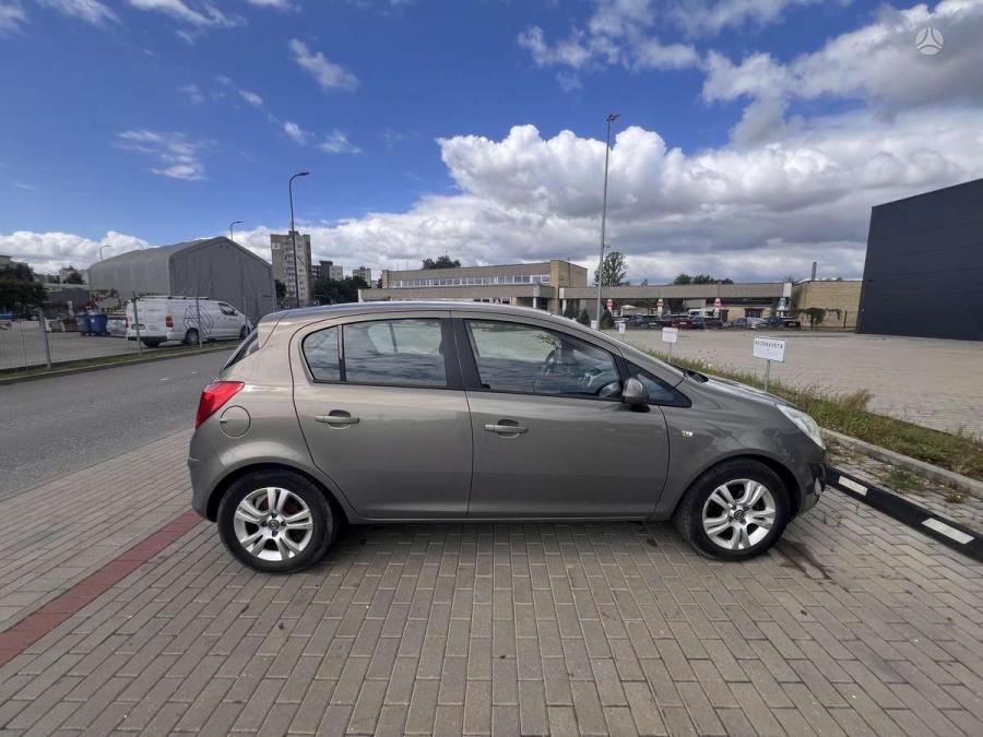 Brūns Opel Corsa 2013 Kauņa, ar dzinēja tilpumu 1.23 L un nobraukumu 76 tūkst. km par 3000 €, foto 13 vietnē AUTOMOTO.COM.LV