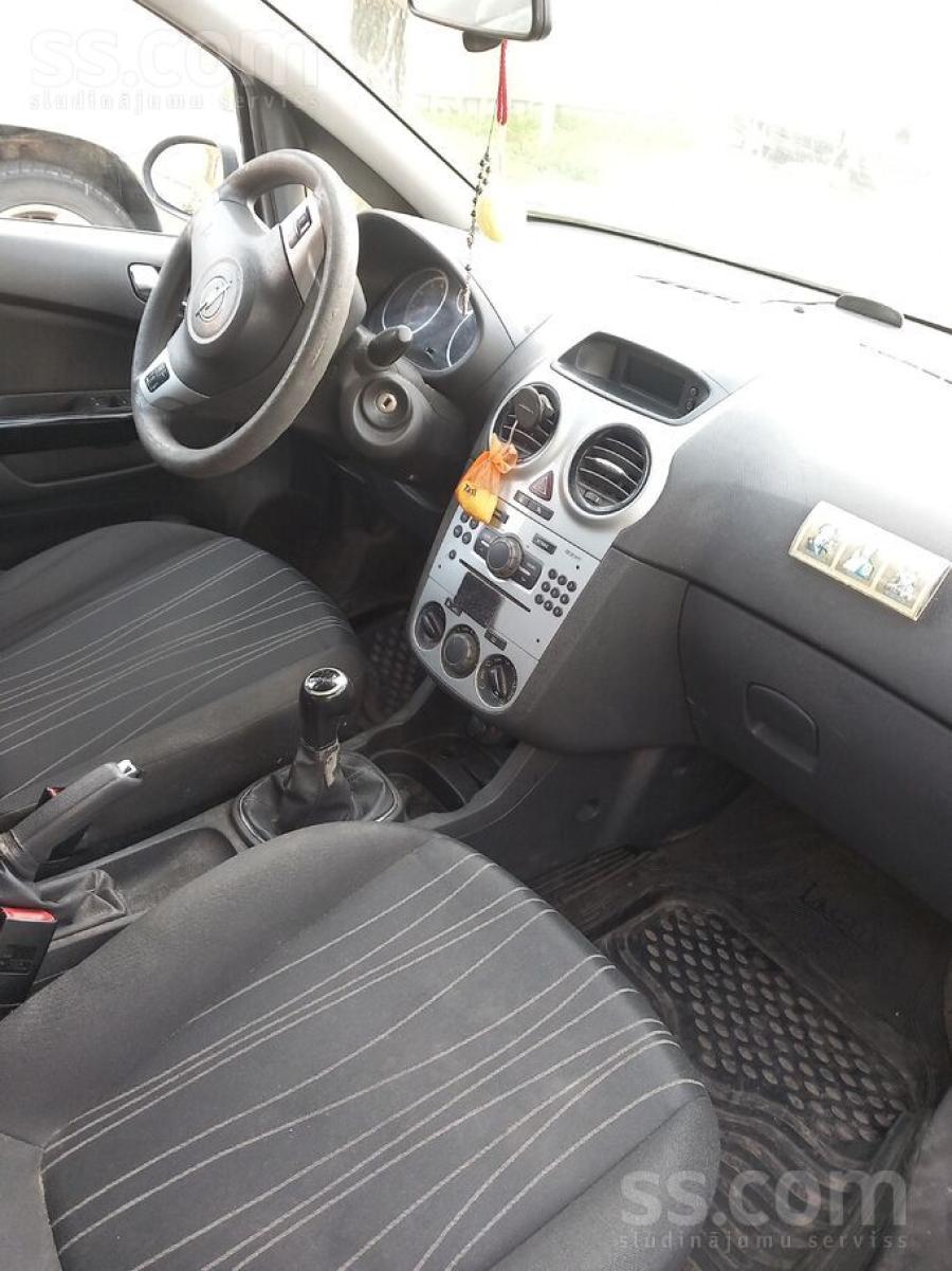 Opel Corsa 2008 Rīga, ar dzinēja tilpumu 1.40 L un nobraukumu 204 tūkst. km par 1000 €, foto 3 vietnē AUTOMOTO.COM.LV