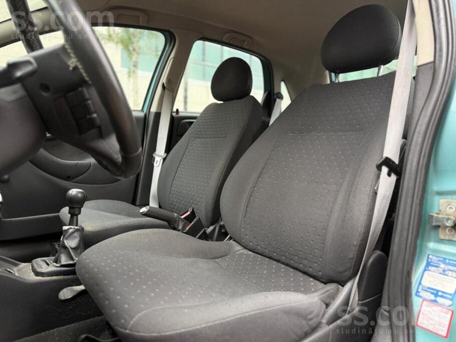 Green Opel Corsa 2003 in Riga, with an engine capacity of 1.20 L and mileage of 0 thousand km for 1600 €, photo 3 on AUTOMOTO.COM.LV