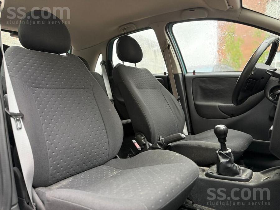 Green Opel Corsa 2003 in Riga, with an engine capacity of 1.20 L and mileage of 0 thousand km for 1600 €, photo 5 on AUTOMOTO.COM.LV