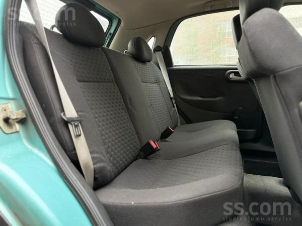 Green Opel Corsa 2003 in Riga, with an engine capacity of 1.20 L and mileage of 0 thousand km for 1600 €, photo 5 on AUTOMOTO.COM.LV