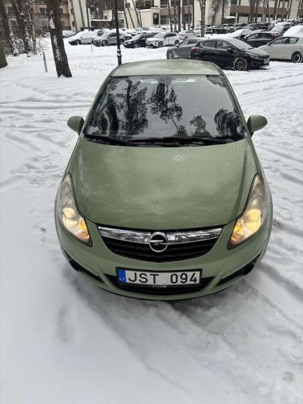 Green Opel Corsa 2009 in Birstonas, with an engine capacity of 1.70 L and mileage of 242 thousand km for 1500 €, photo 8 on AUTOMOTO.COM.LV