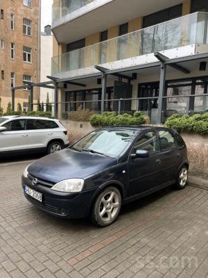 Green Opel Corsa 2002 in Aluksne, with an engine capacity of 1.40 L and mileage of 230 thousand km for 800 €, photo 3 on AUTOMOTO.COM.LV