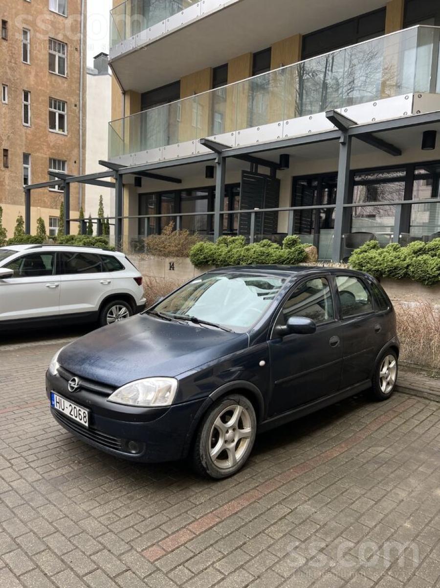 Green Opel Corsa 2002 in Aluksne, with an engine capacity of 1.40 L and mileage of 230 thousand km for 800 €, photo 3 on AUTOMOTO.COM.LV