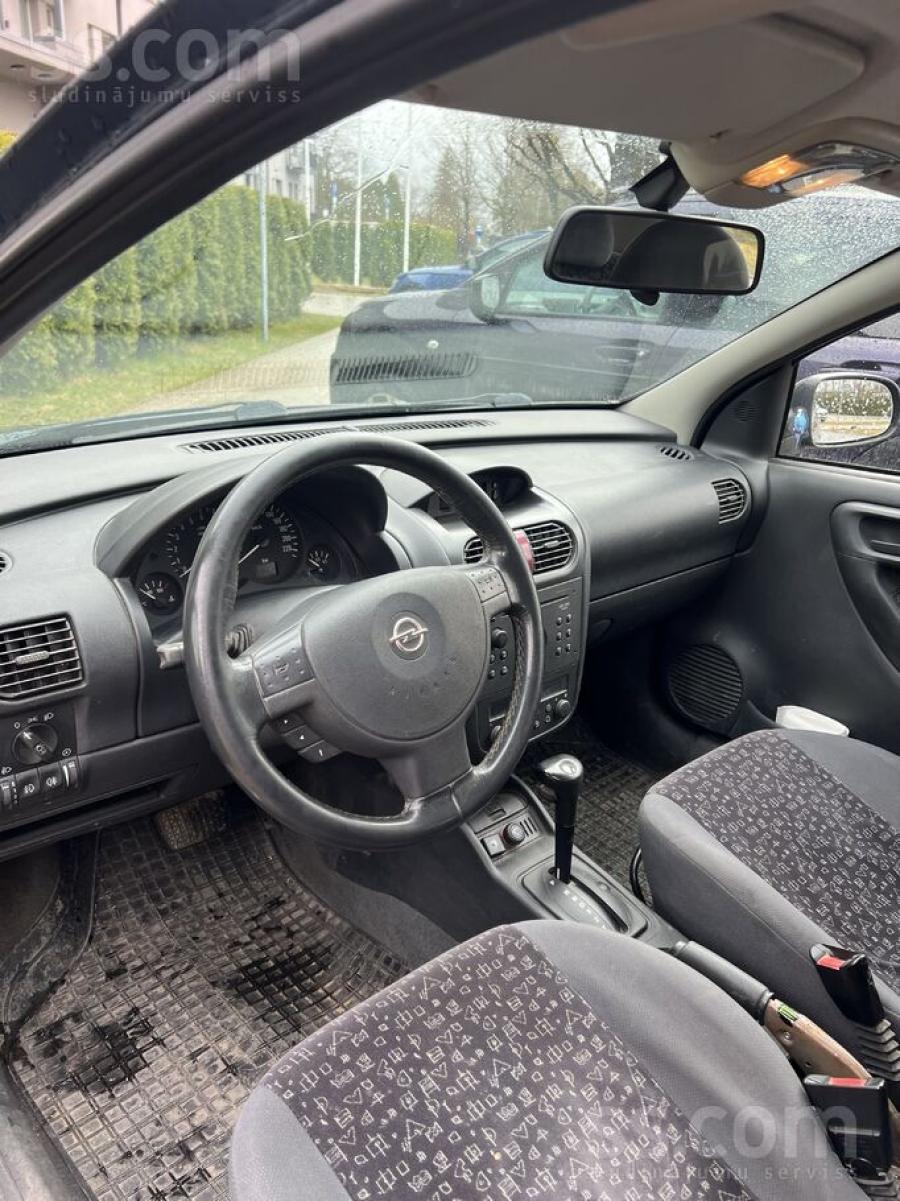 Green Opel Corsa 2002 in Aluksne, with an engine capacity of 1.40 L and mileage of 230 thousand km for 800 €, photo 5 on AUTOMOTO.COM.LV