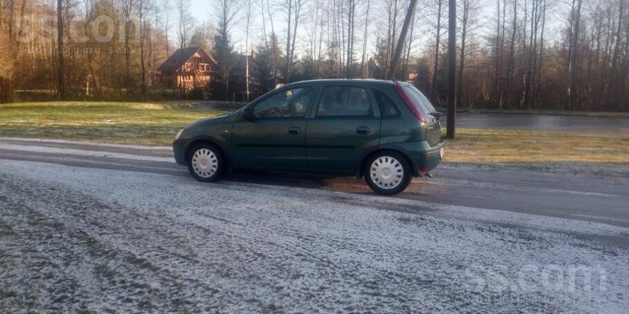 Green Opel Corsa 2004 in Preili, with an engine capacity of 1.20 L and mileage of 212 thousand km for 990 €, photo 3 on AUTOMOTO.COM.LV