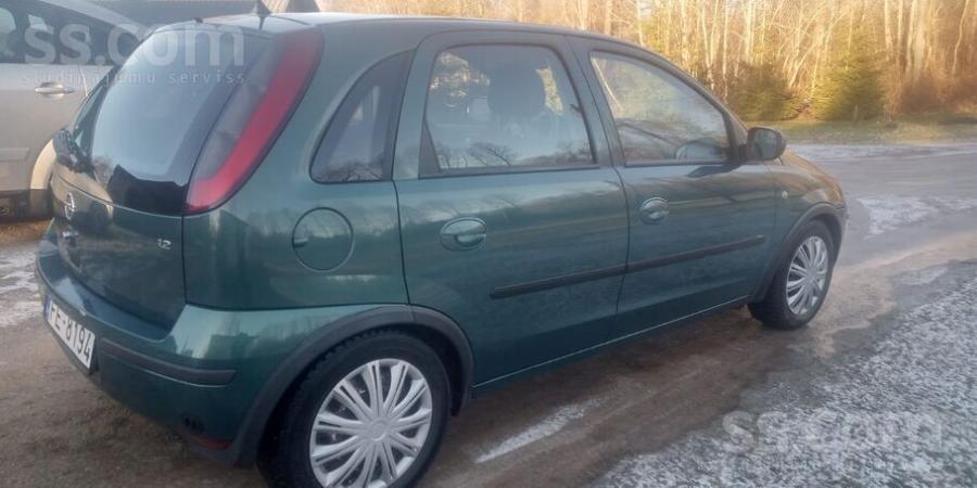 Green Opel Corsa 2004 in Preili, with an engine capacity of 1.20 L and mileage of 212 thousand km for 990 €, photo 6 on AUTOMOTO.COM.LV