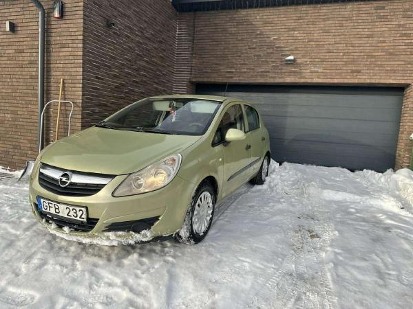Green Opel Corsa 2007 in Vilnius, with an engine capacity of 1.23 L and mileage of 233 thousand km for 770 €, photo 1 on AUTOMOTO.COM.LV