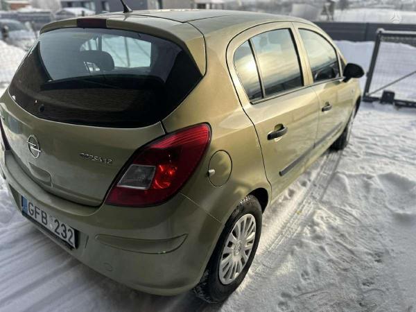 Green Opel Corsa 2007 in Vilnius, with an engine capacity of 1.23 L and mileage of 233 thousand km for 770 €, photo 2 on AUTOMOTO.COM.LV