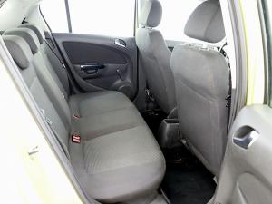 Zaļš Opel Corsa 2007 Tallina, ar dzinēja tilpumu 1.20 L un nobraukumu 259 tūkst. km par 899 €, foto 8 vietnē AUTOMOTO.COM.LV