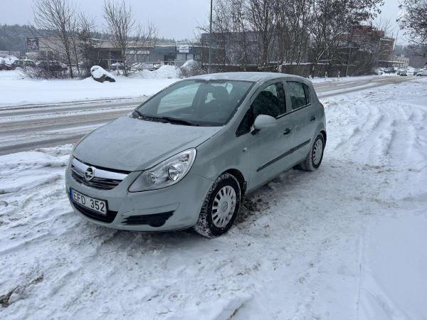 Green Opel Corsa 2008 in Vilnius, with an engine capacity of 1.25 L and mileage of 130 thousand km for 999 €, photo 2 on AUTOMOTO.COM.LV