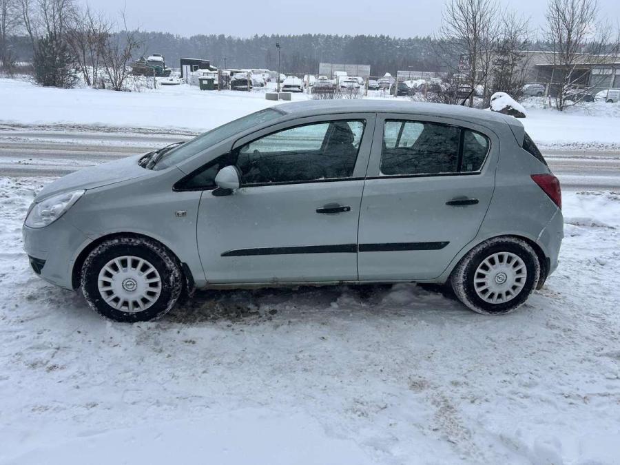 Zaļš Opel Corsa 2008 Viļņa, ar dzinēja tilpumu 1.25 L un nobraukumu 130 tūkst. km par 999 €, foto 3 vietnē AUTOMOTO.COM.LV