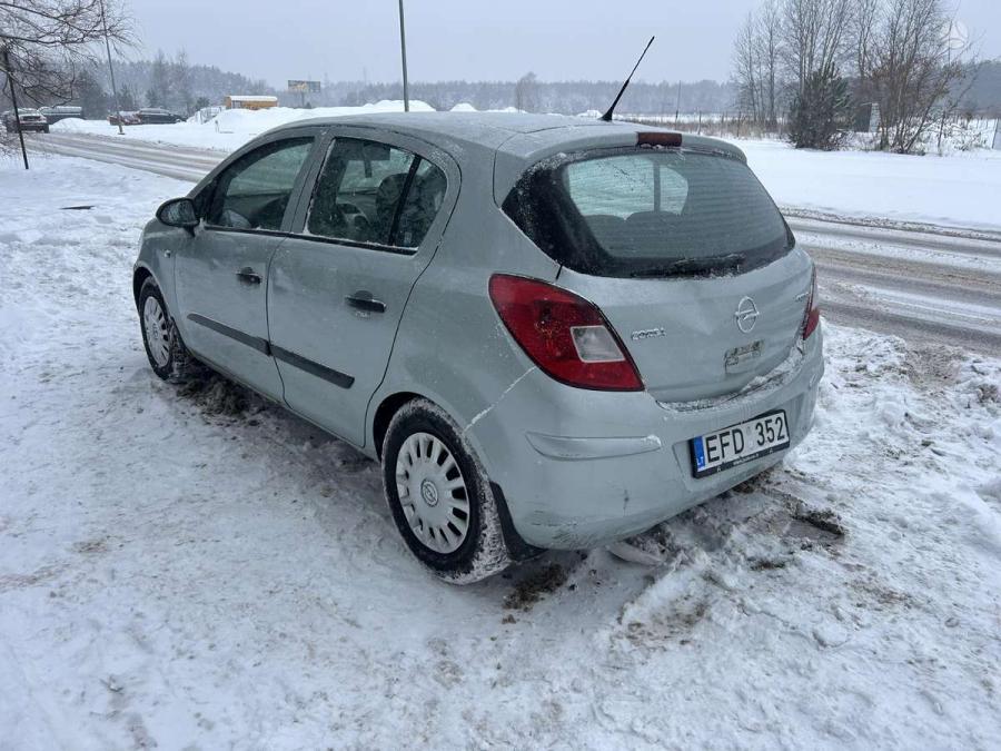 Zaļš Opel Corsa 2008 Viļņa, ar dzinēja tilpumu 1.25 L un nobraukumu 130 tūkst. km par 999 €, foto 4 vietnē AUTOMOTO.COM.LV