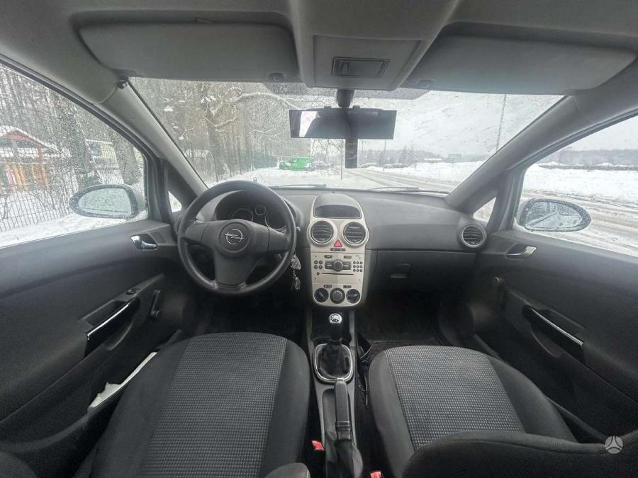 Zaļš Opel Corsa 2008 Viļņa, ar dzinēja tilpumu 1.25 L un nobraukumu 130 tūkst. km par 999 €, foto 9 vietnē AUTOMOTO.COM.LV