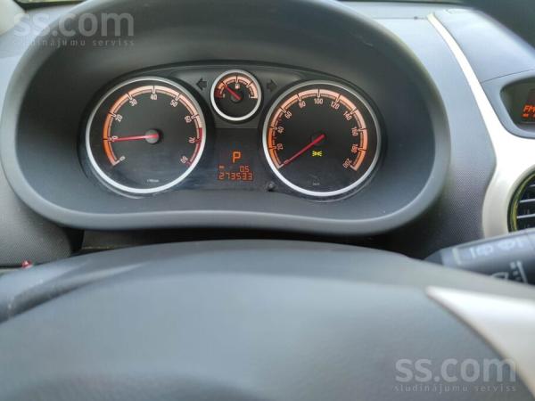 Green Opel Corsa 2008 in Riga, with an engine capacity of 1.40 L and mileage of 274 thousand km for 1600 €, photo 6 on AUTOMOTO.COM.LV