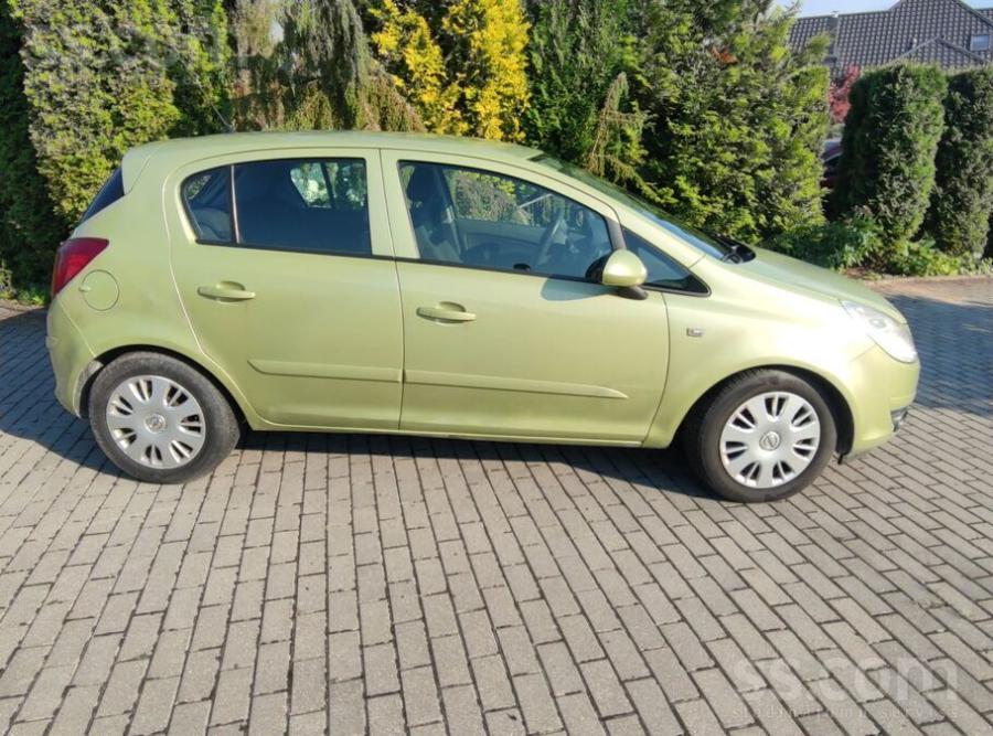 Green Opel Corsa 2008 in Riga, with an engine capacity of 1.40 L and mileage of 274 thousand km for 1100 €, photo 3 on AUTOMOTO.COM.LV