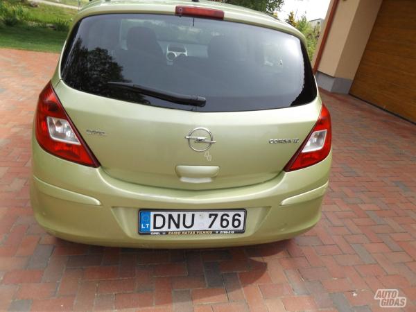 Green Opel Corsa 2008 in Radviliskis, with an engine capacity of 1.20 L and mileage of 311 thousand km for 1700 €, photo 6 on AUTOMOTO.COM.LV