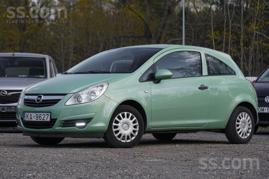 Green Opel Corsa 2010 in Riga, with an engine capacity of 1.30 L and mileage of 289 thousand km for 1490 €, photo 1 on AUTOMOTO.COM.LV