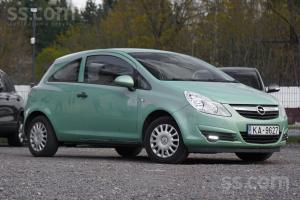 Green Opel Corsa 2010 in Riga, with an engine capacity of 1.30 L and mileage of 289 thousand km for 1490 €, photo 3 on AUTOMOTO.COM.LV