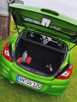 Green Opel Corsa 2011 in Akmene, with an engine capacity of 1.30 L and mileage of 242 thousand km for 2100 €, photo 4 on AUTOMOTO.COM.LV