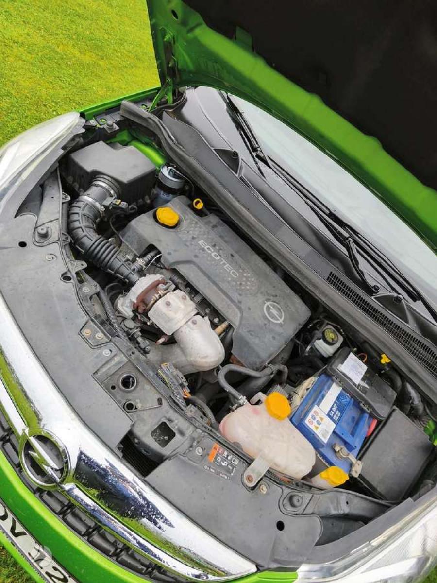 Green Opel Corsa 2011 in Akmene, with an engine capacity of 1.30 L and mileage of 242 thousand km for 2100 €, photo 17 on AUTOMOTO.COM.LV